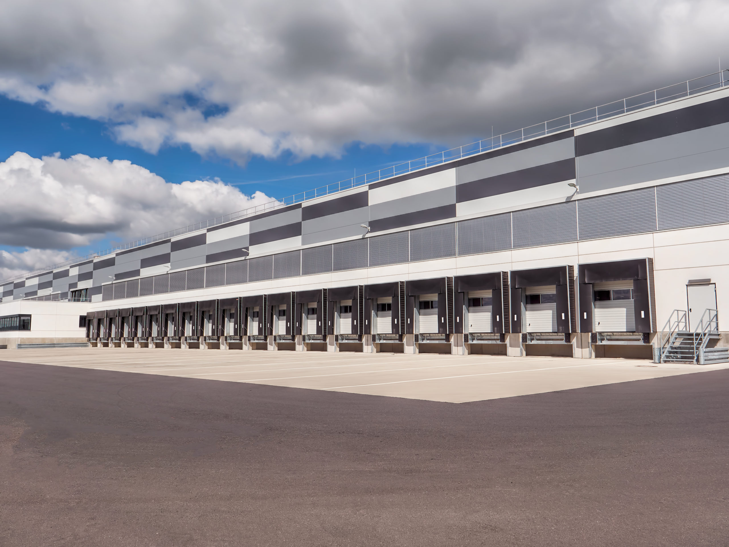 5 Tips to Select a Loading Bay Safety System for a New Warehouse Build ...